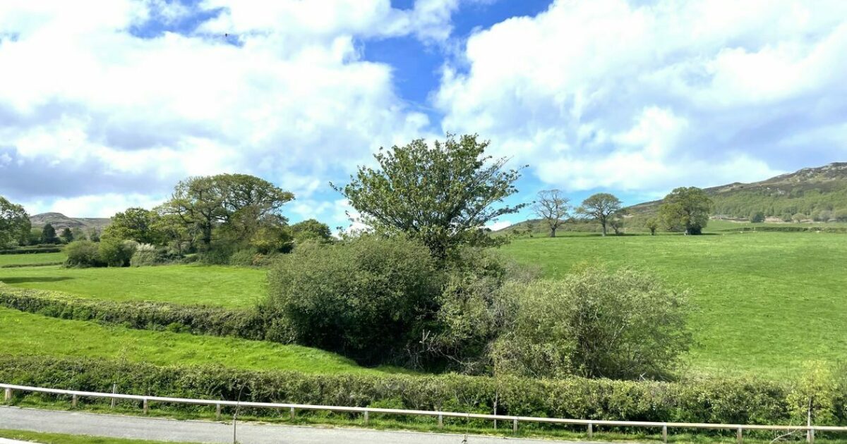 Coast & Marina Properties | 6 LON CAER SEION